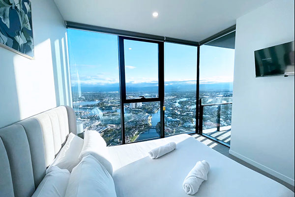 Luxury Waterfront Broadbeach Casino Apartment – Opal Realty Group